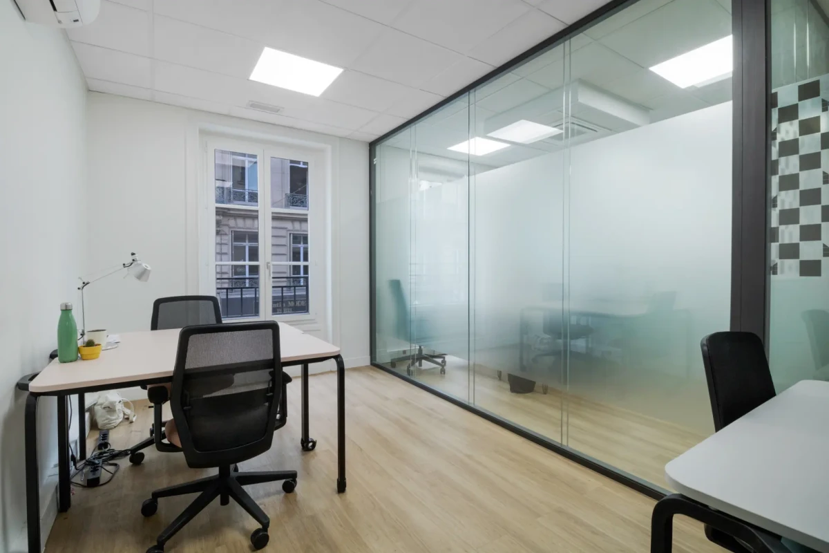 Bureau privé - 75009 - 3 postes - 1300€ - Ubiq