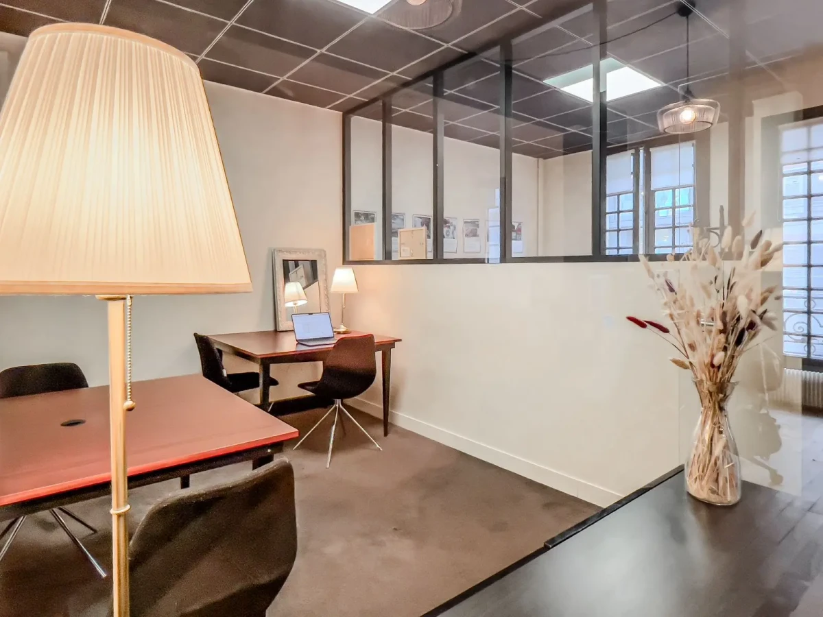 Bureau privé - 75008 - 4 postes - 2400€ - Ubiq